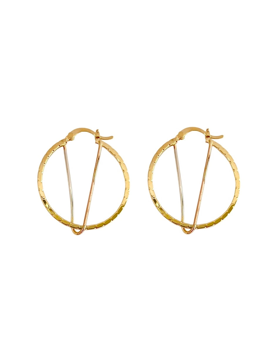 Arracadas V Tricolor en Chapa de Oro de 14k